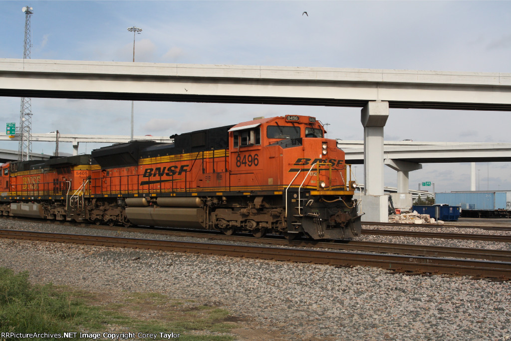 BNSF 8496